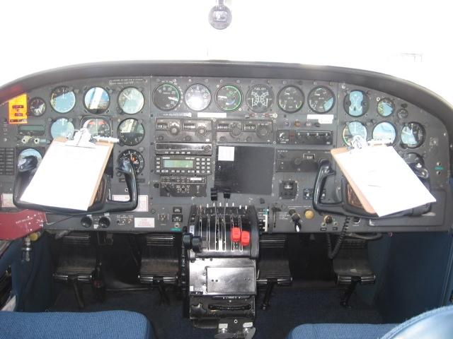 Cessna 402 Cockpit Layout